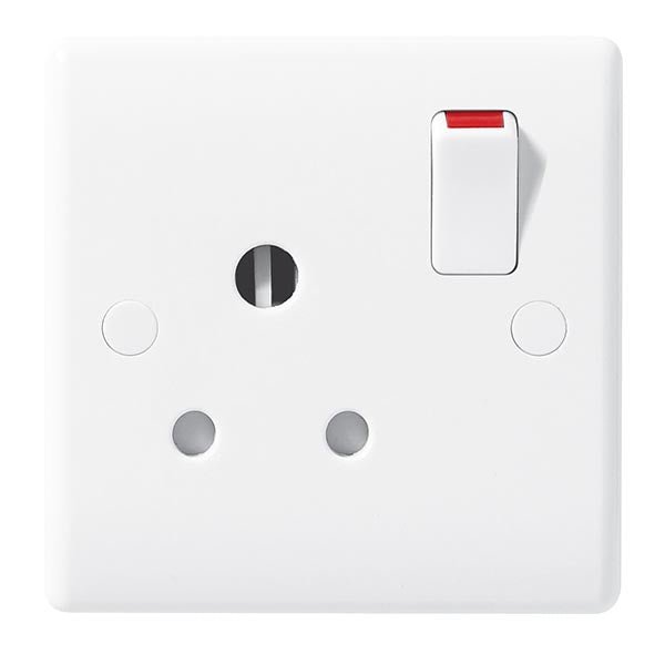 BG 899 Nexus White Moulded Single Switched 15A Power Socket (Round Pin ...
