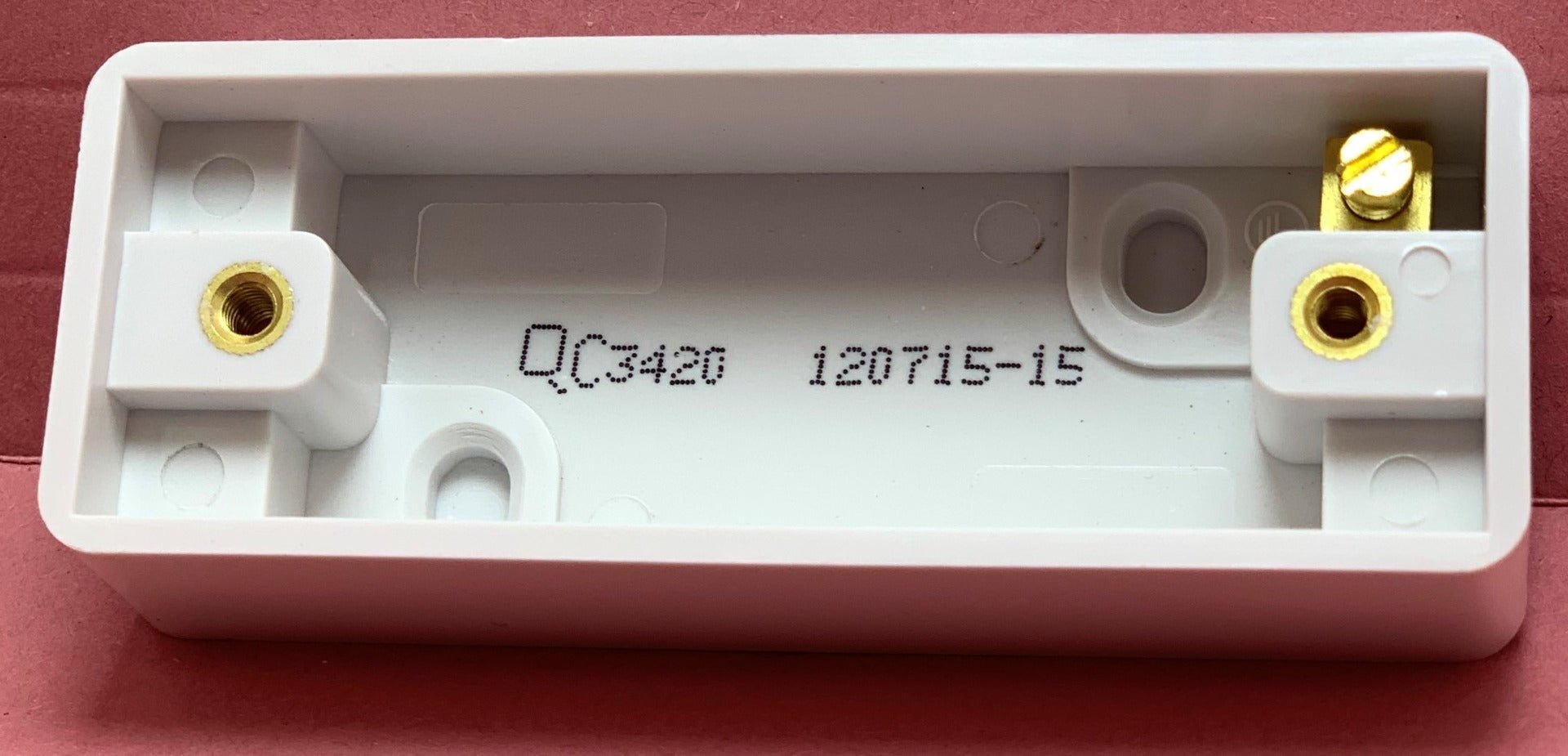 Quadrant QC3420 1-Gang Architrave Box - Quadrant - Falcon Electrical UK