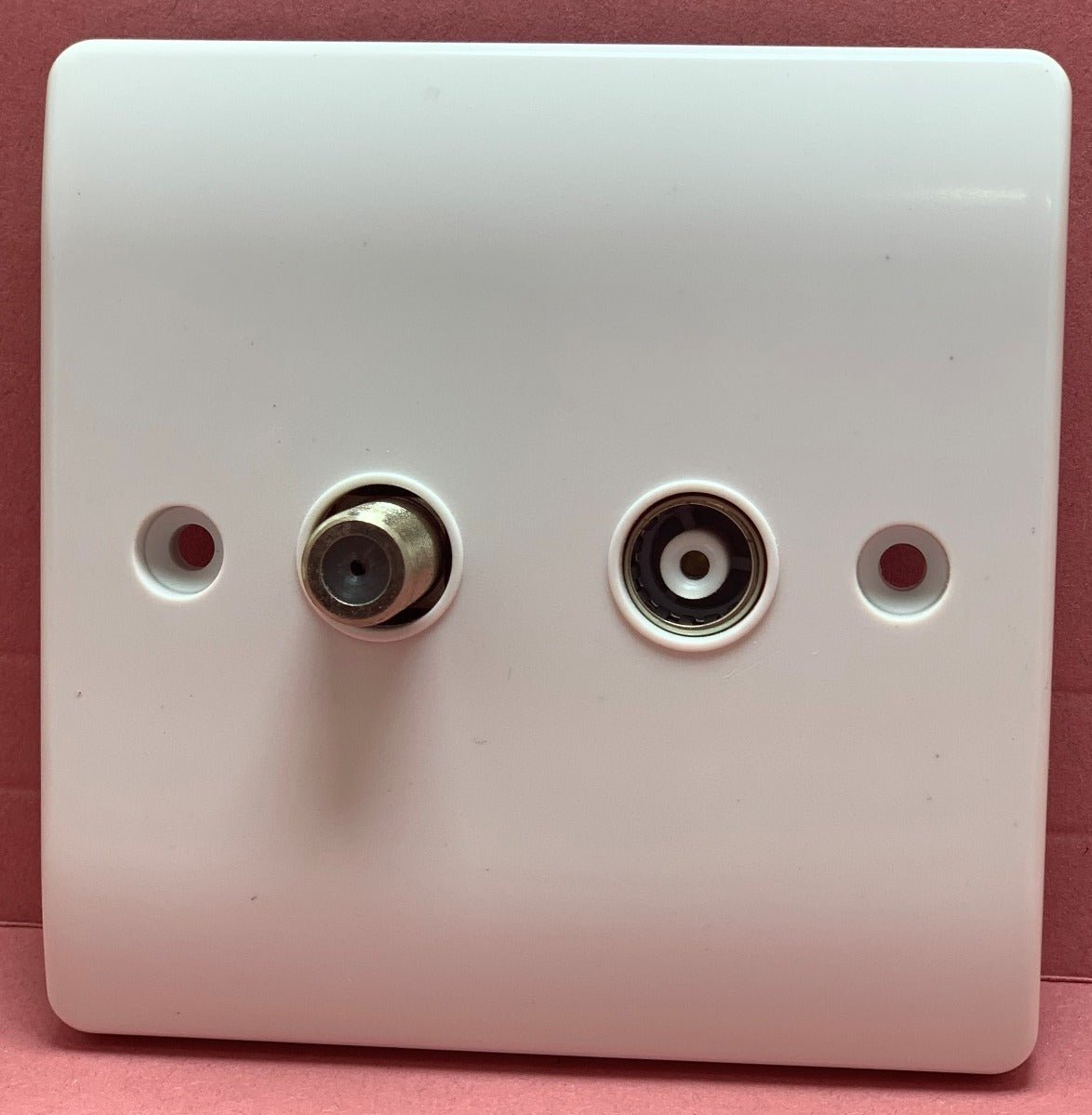 Quadrant QCTV+SAT 2-Gang; COAX + F-Type Satellite Socket Outlet ...