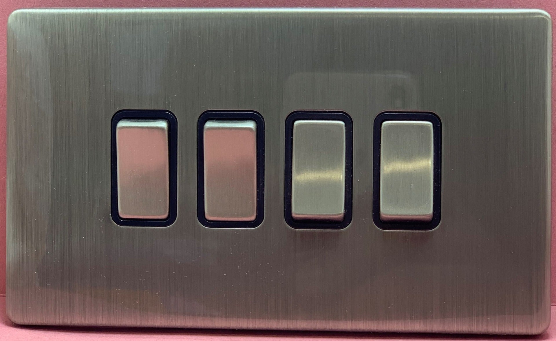 Quadrant Screwless 4 Gang 2 Way Switch in Chrome - QSS3042SC-B ...